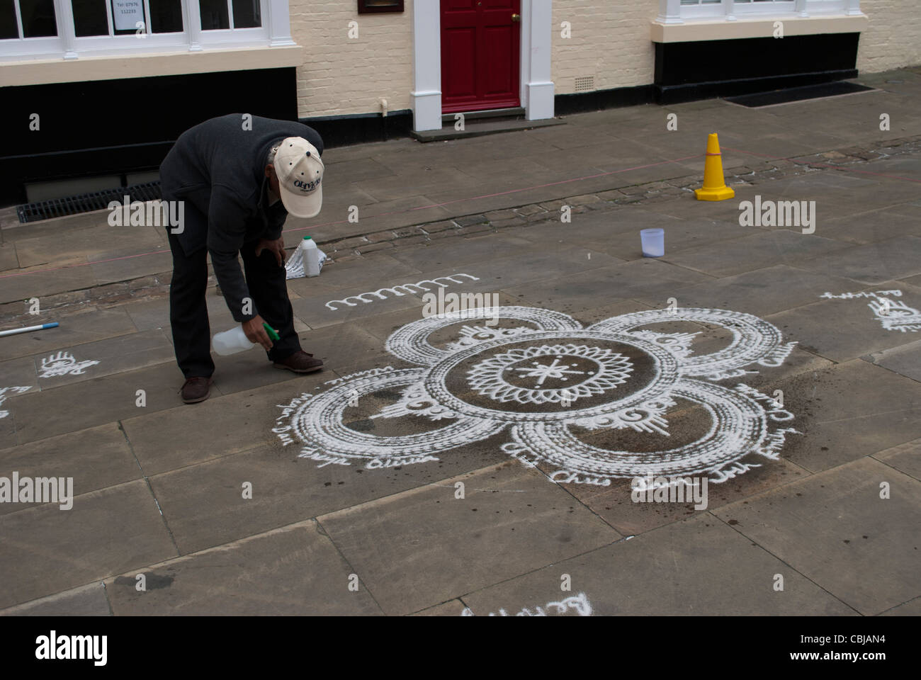 Kolam rangoli hi-res stock photography and images - Alamy