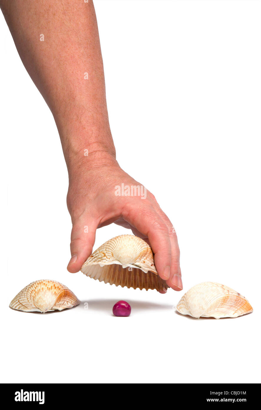 Game of shells hi-res stock photography and images - Alamy