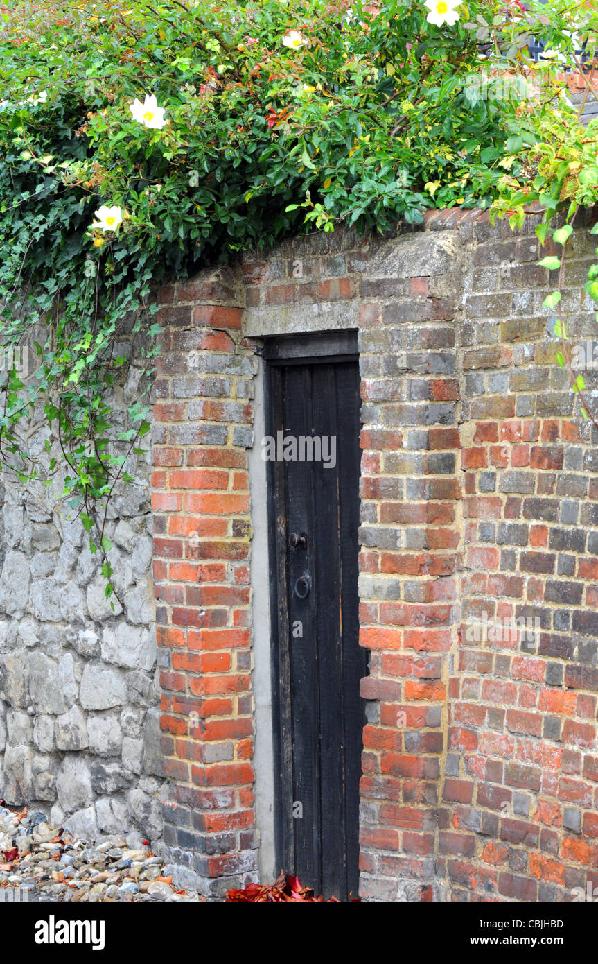Secret garden wood gate hi-res stock photography and images - Alamy