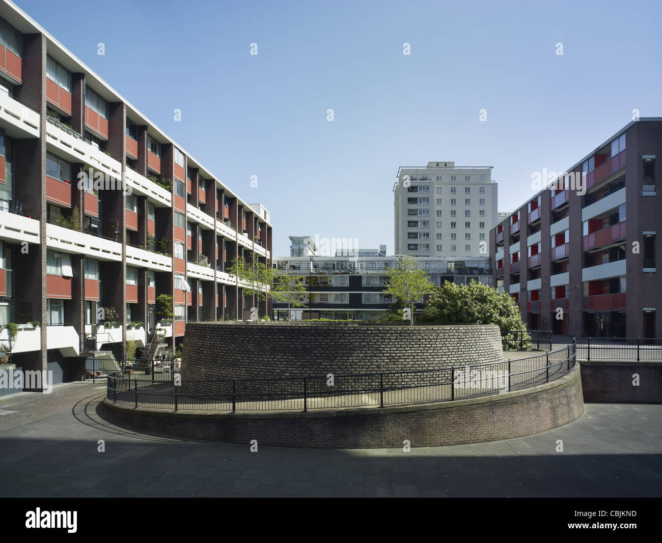 Golden lane estate london courtyard hi-res stock photography and images ...