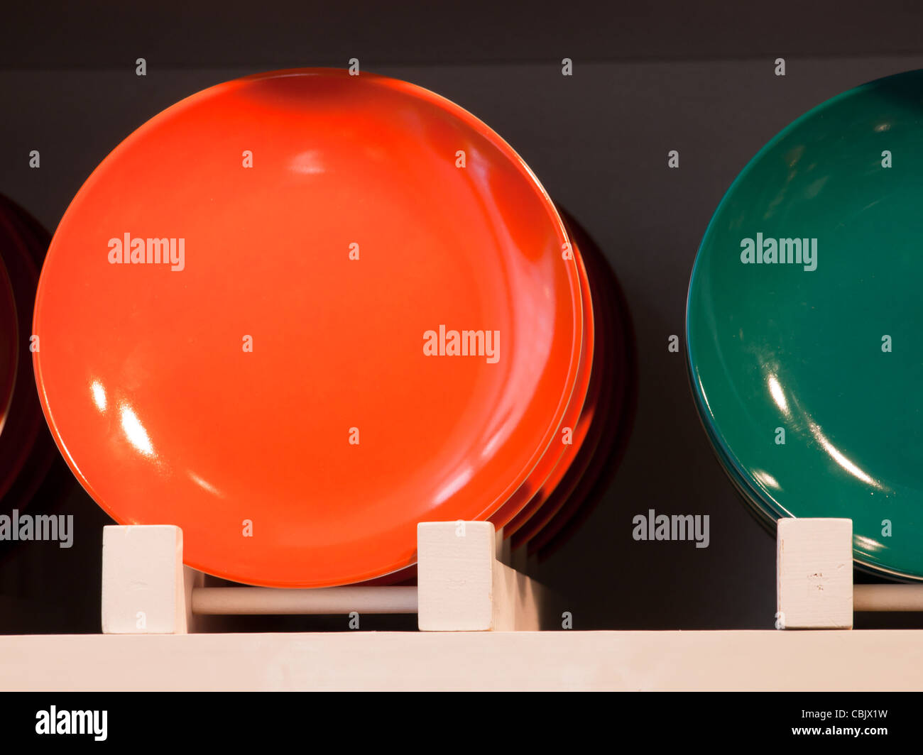 Plates on the display at the store Stock Photo - Alamy