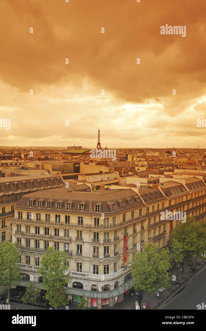 Paris cityscape hi-res stock photography and images - Alamy