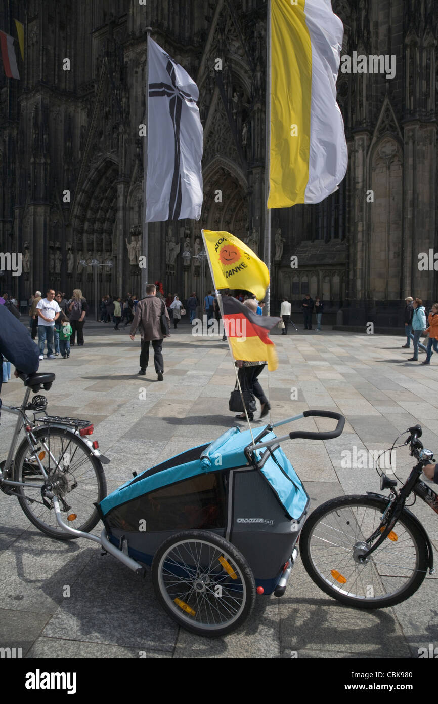 Tricycles with German flag in front of Cologne Cathedral, Germany Stock ...