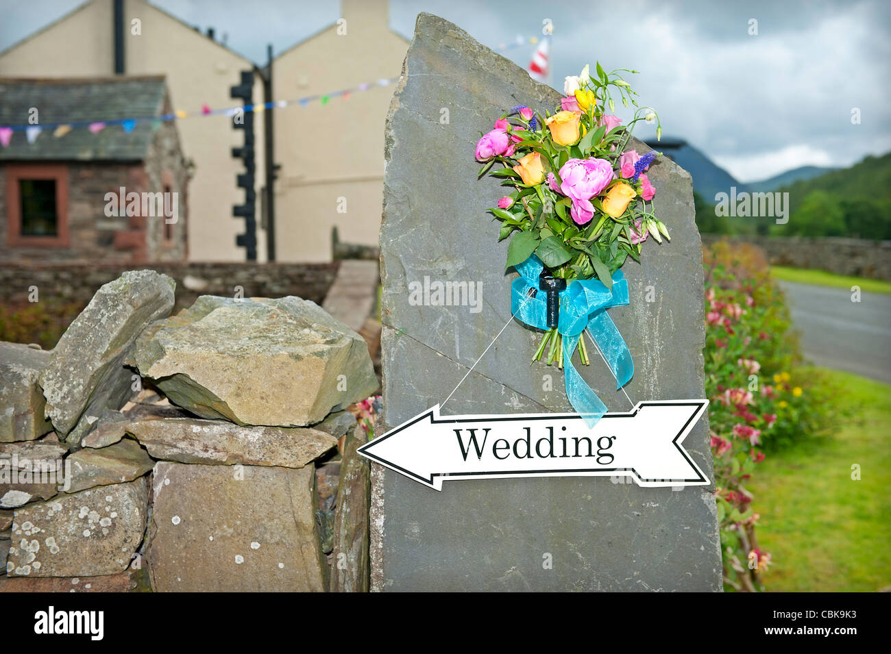 Road sign flowers hi-res stock photography and images - Alamy