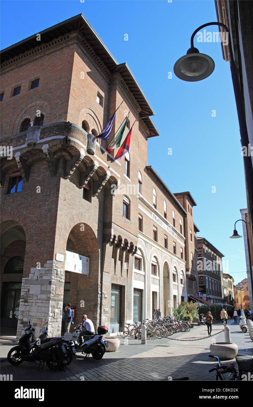 Provincial government building hi-res stock photography and images - Alamy