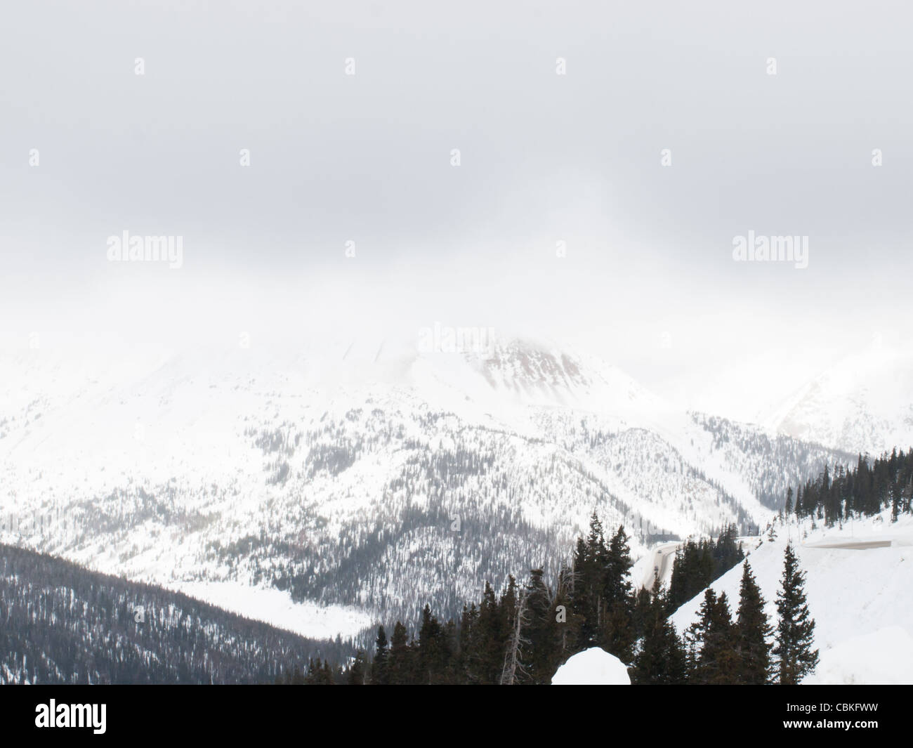 Snowy winter scene high in the mountain. Colorado Rocky Mountains USA ...
