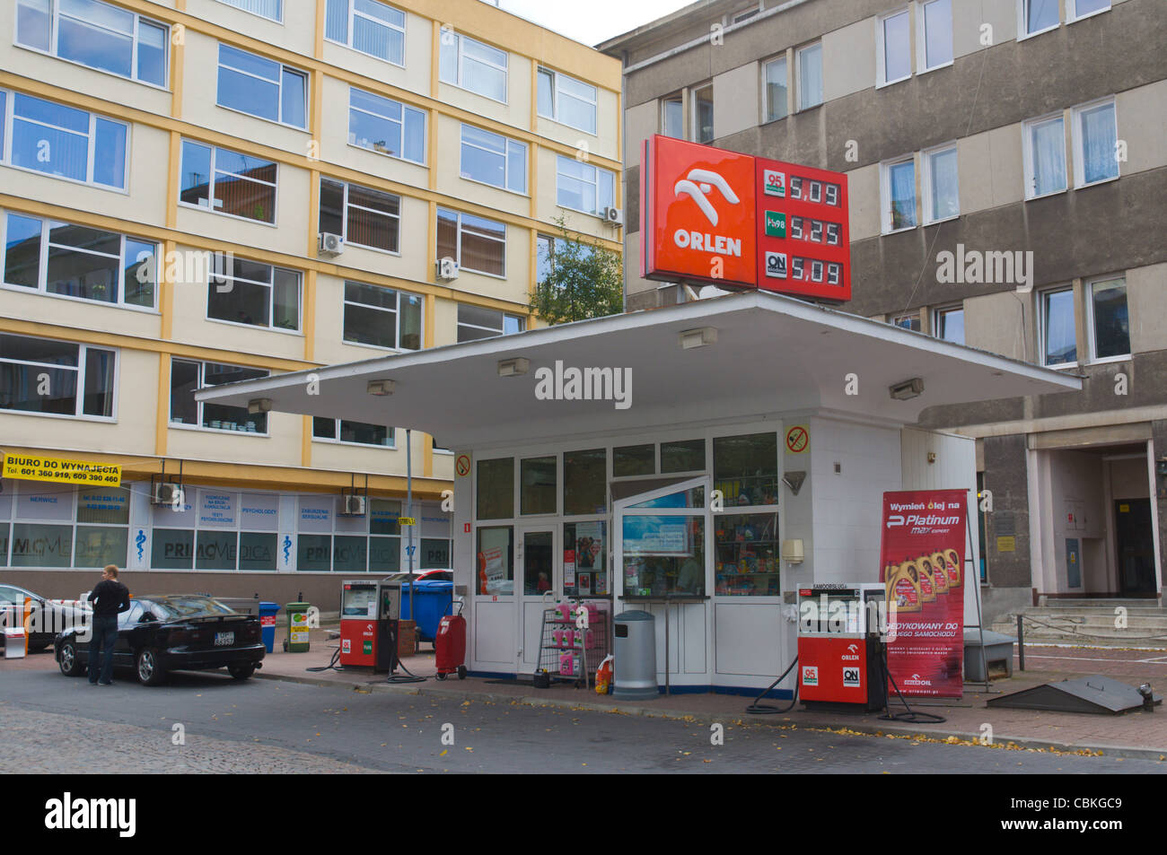 Gas petrol service filling station hi-res stock photography and images ...