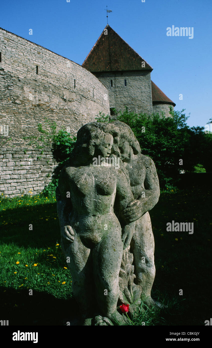 Estonian statue hi-res stock photography and images - Alamy