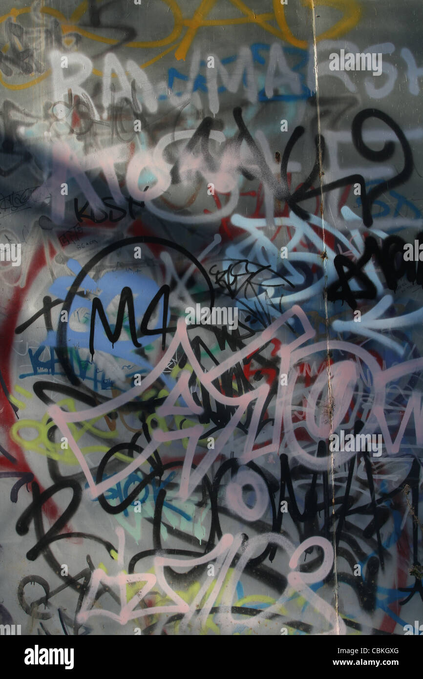 Graffiti tagging hi-res stock photography and images - Alamy