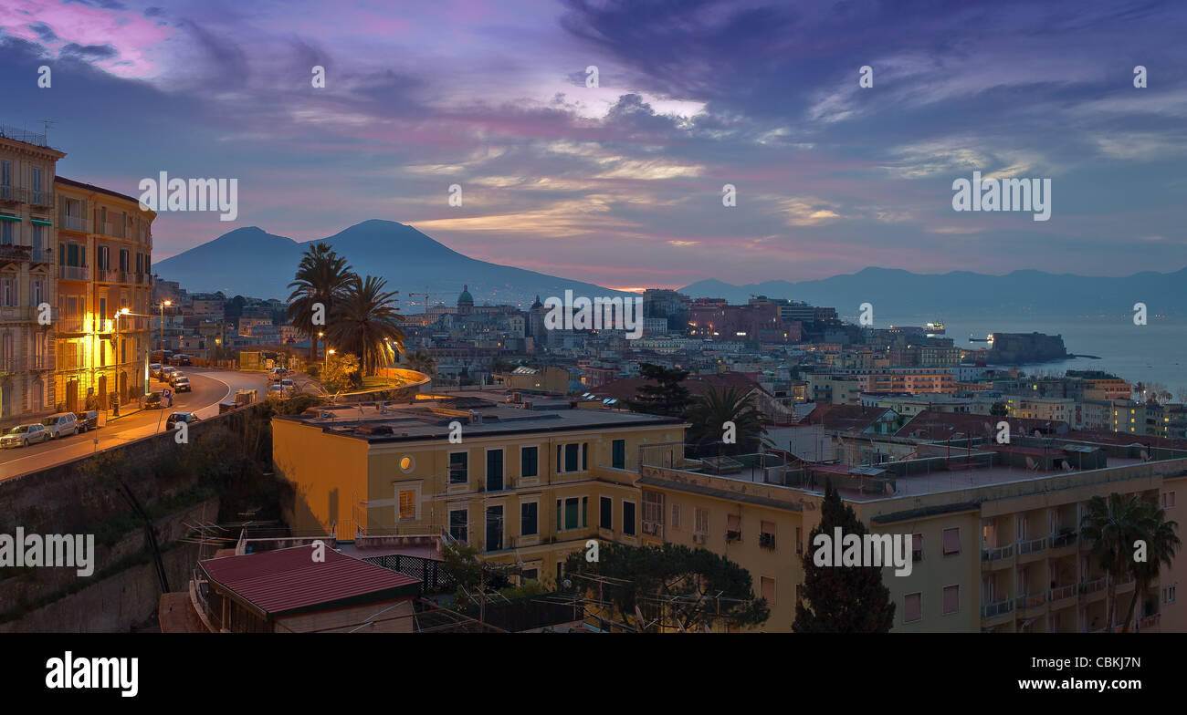 Napoly, Sunrise over the Bay of Naples to Mount Vesuvius, Italy Stock ...