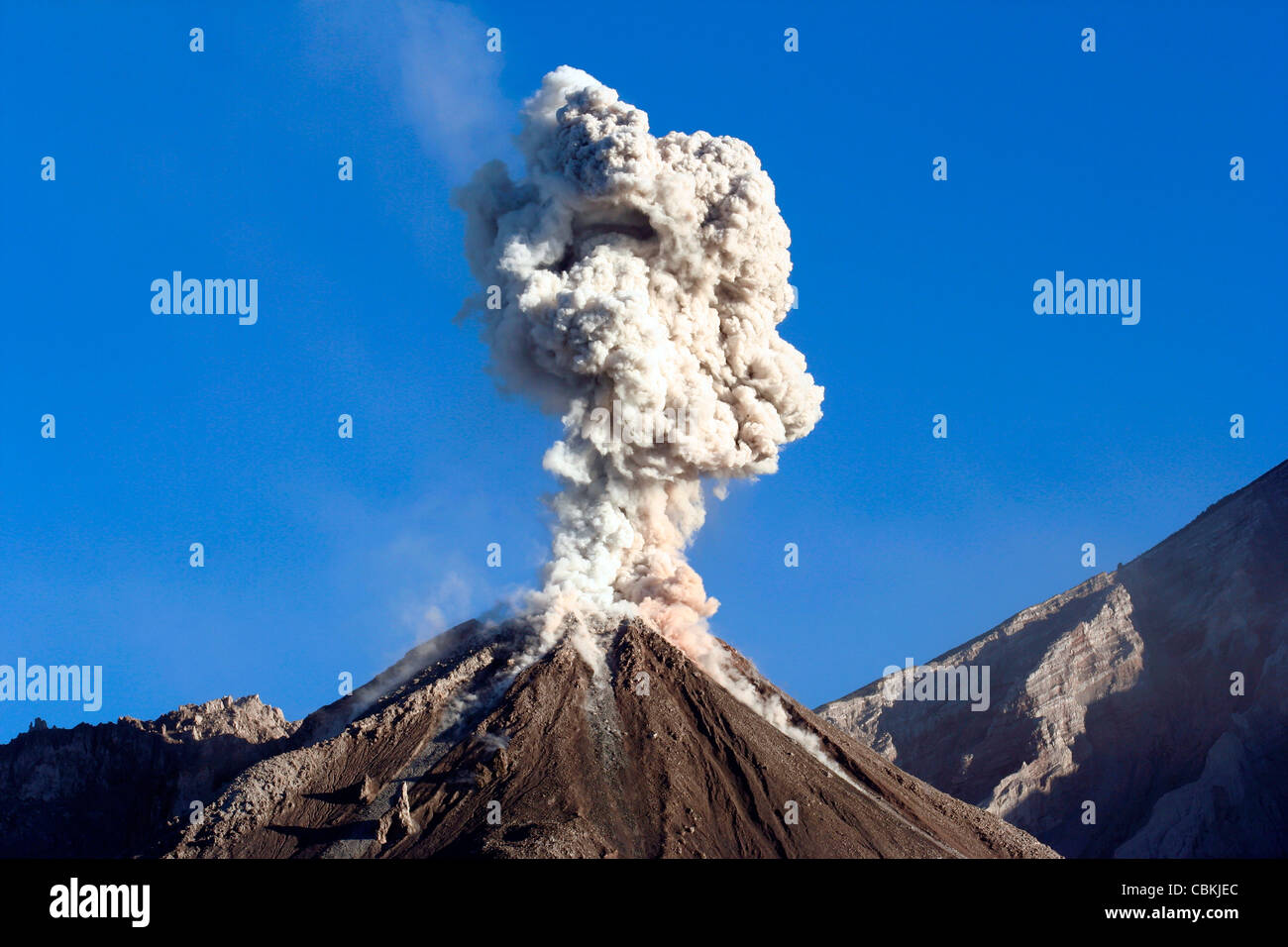 December 11, 2005 - Eruption of ash cloud from Santiaguito dome complex ...