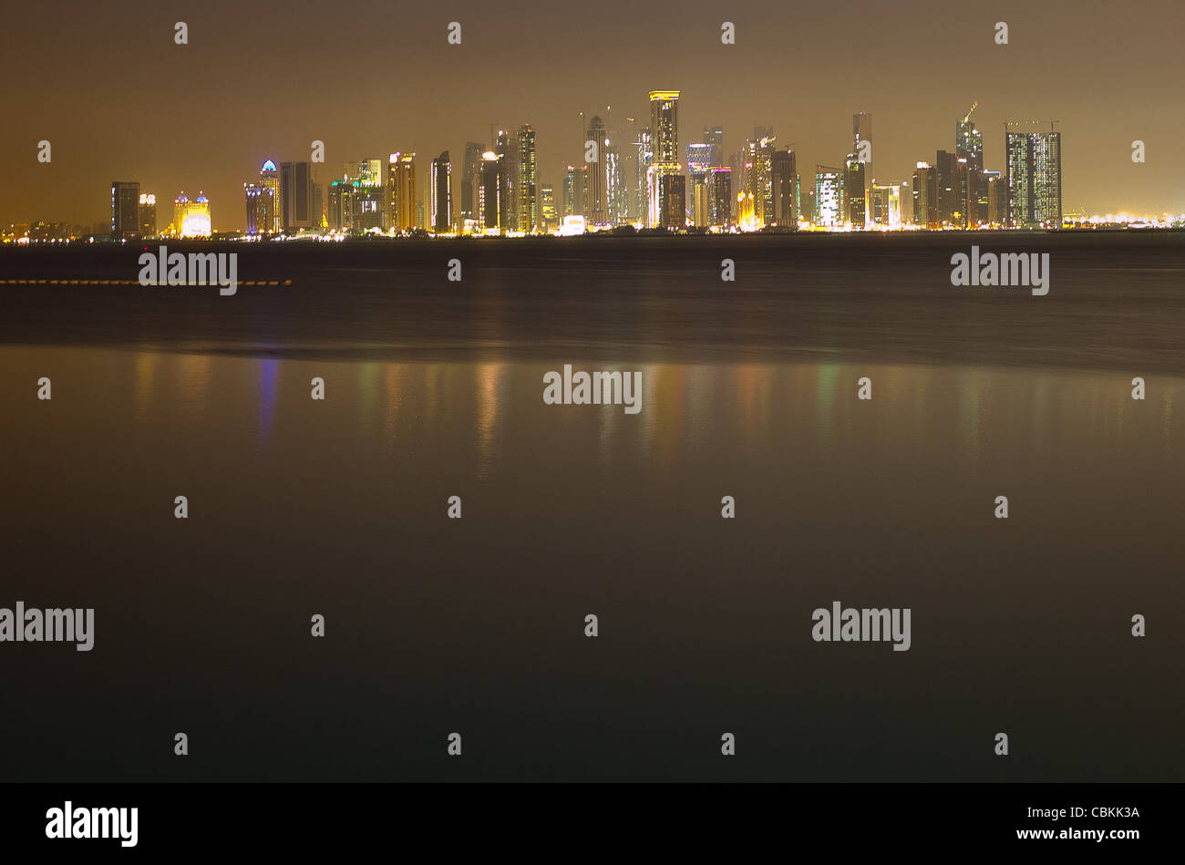 Doha , Qatar, Panoramic view of Doha in Qatar at night Stock Photo - Alamy