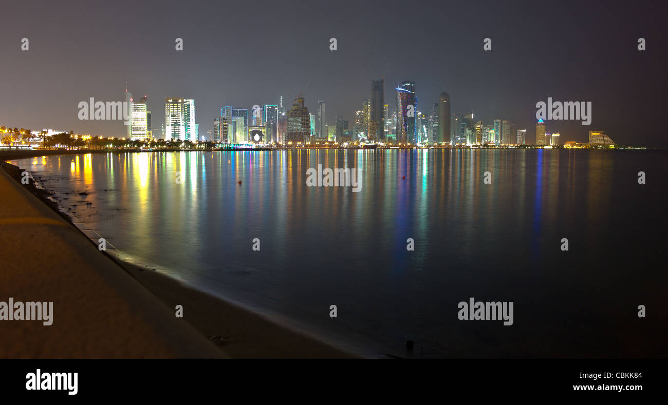 Doha , Qatar, Night Panorama of the Bay of Doha Stock Photo - Alamy