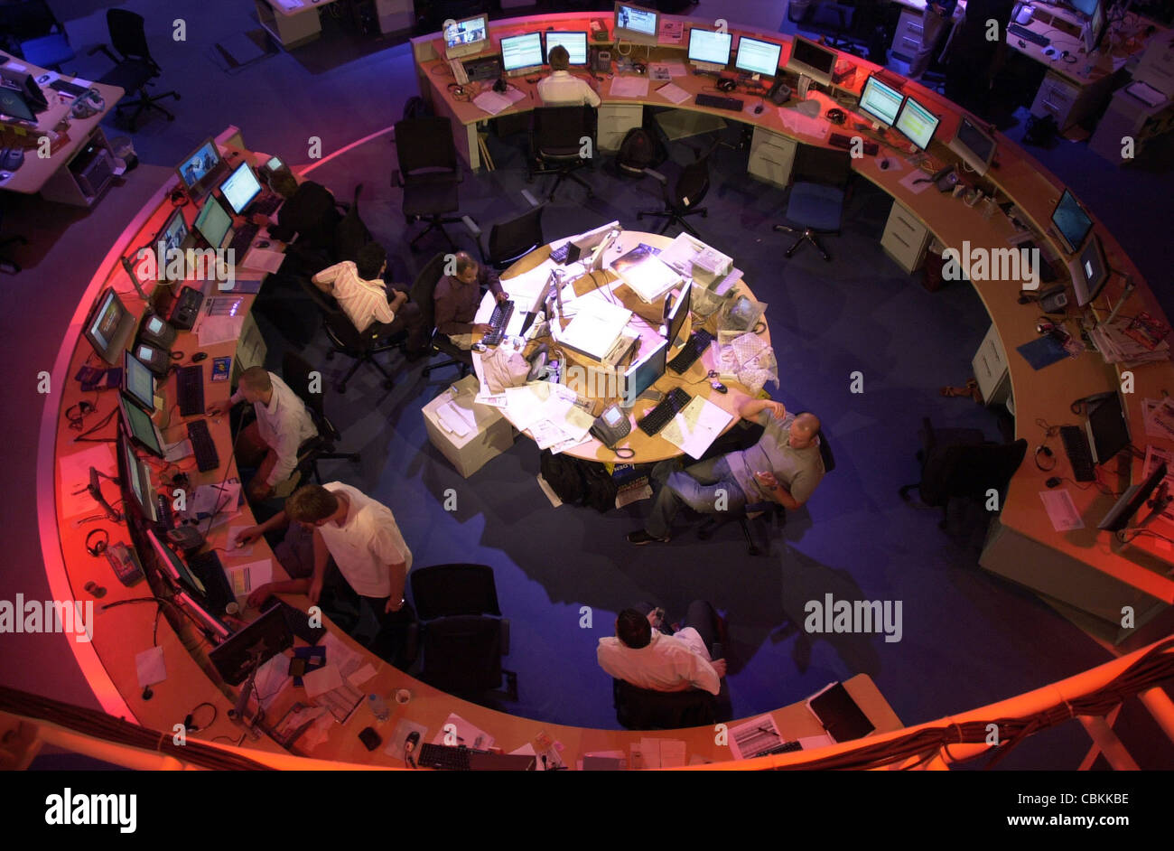 The scene at the newsroom of Al Jazeera International Stock Photo - Alamy