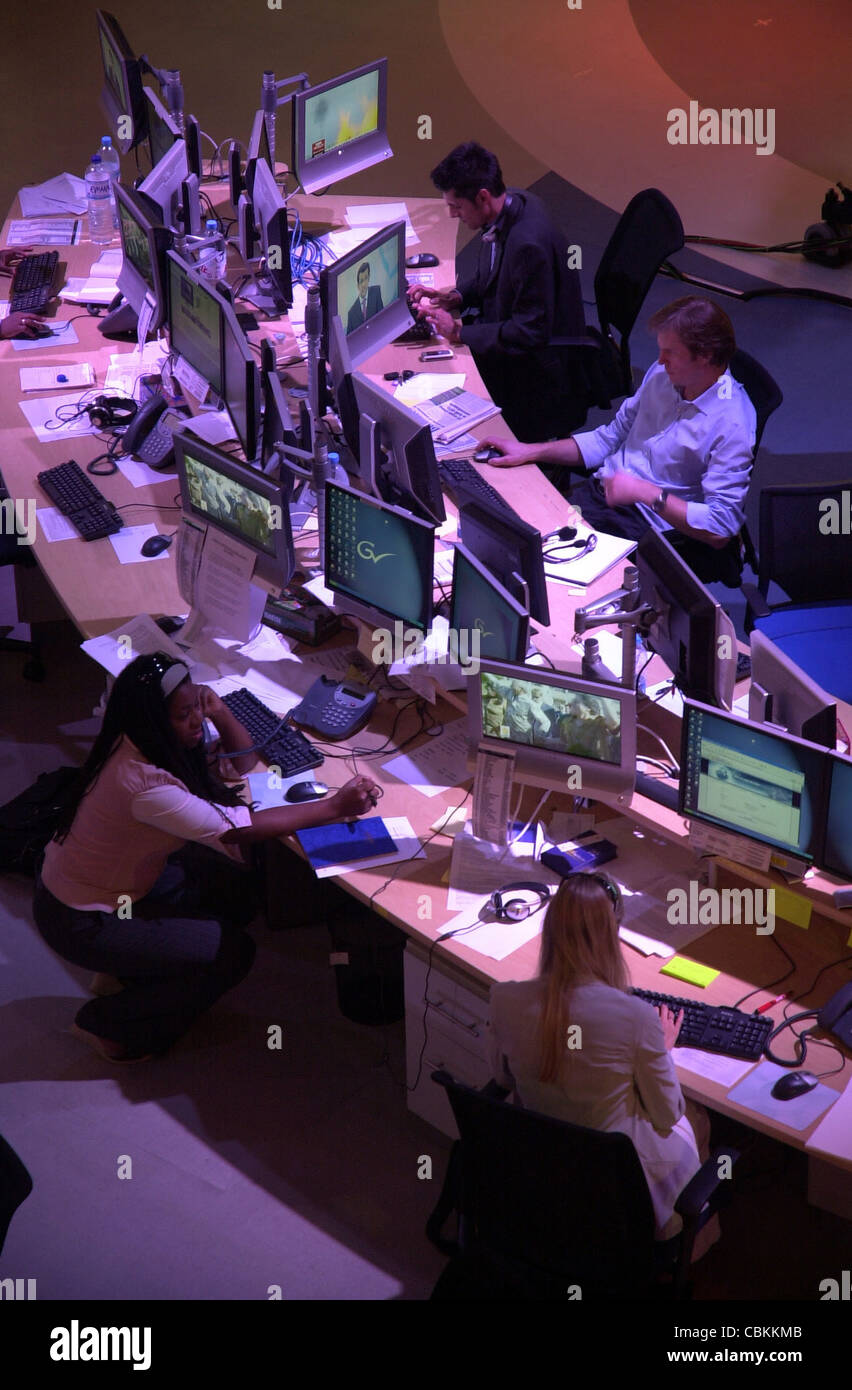 The scene at the newsroom of Al Jazeera International Stock Photo - Alamy