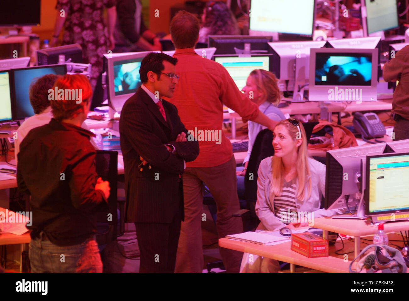 The scene at the newsroom of Al Jazeera International Stock Photo - Alamy