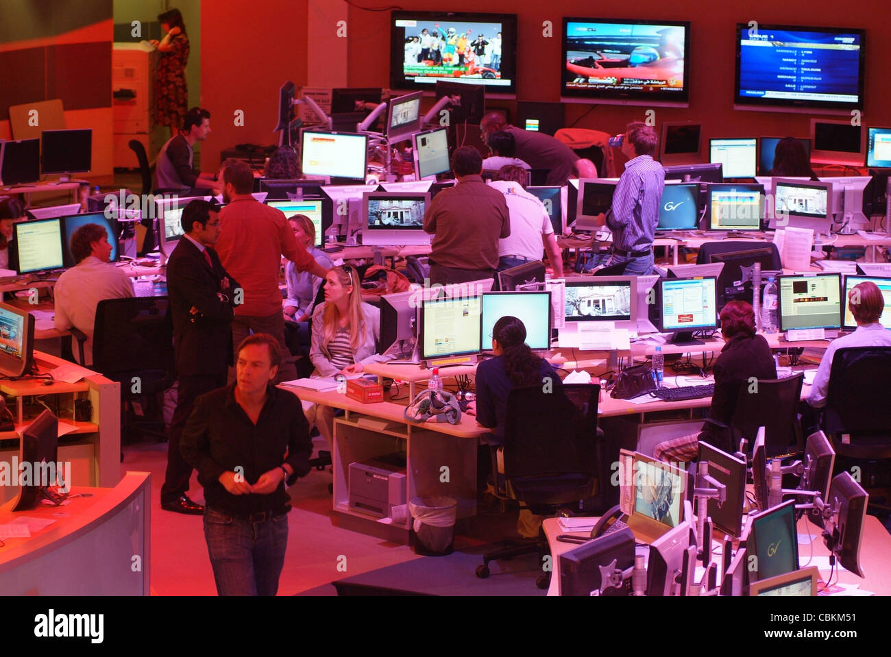 The scene at the newsroom of Al Jazeera International Stock Photo - Alamy