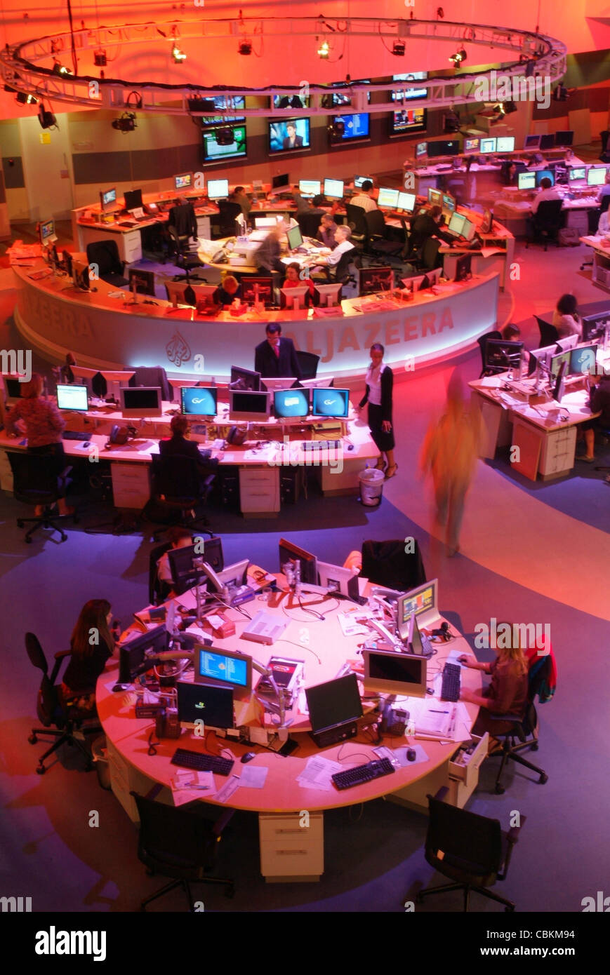 The scene at the newsroom of Al Jazeera International Stock Photo - Alamy