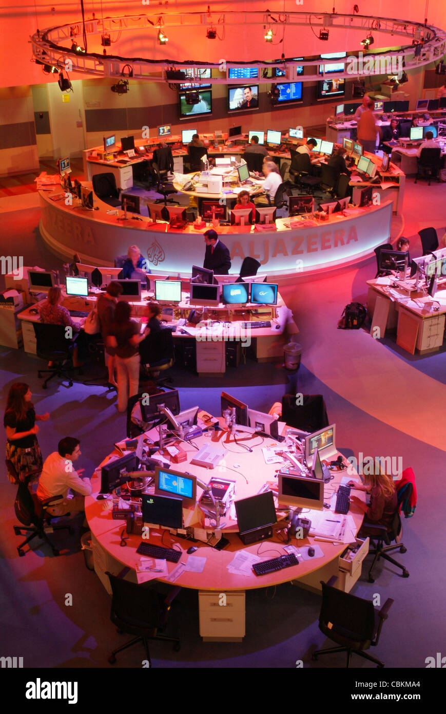 The scene at the newsroom of Al Jazeera International Stock Photo - Alamy