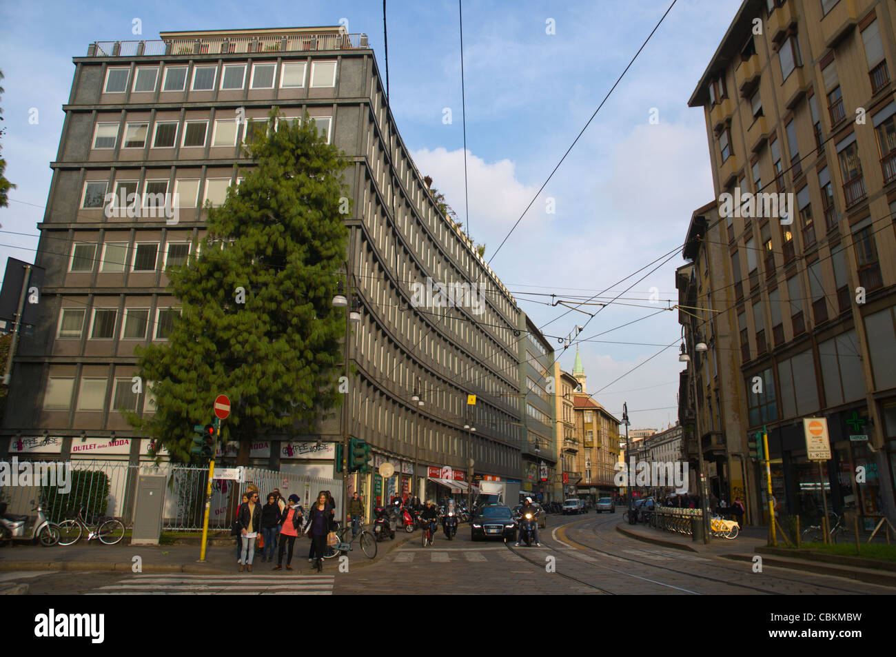 Italy milan street scene hi-res stock photography and images - Alamy