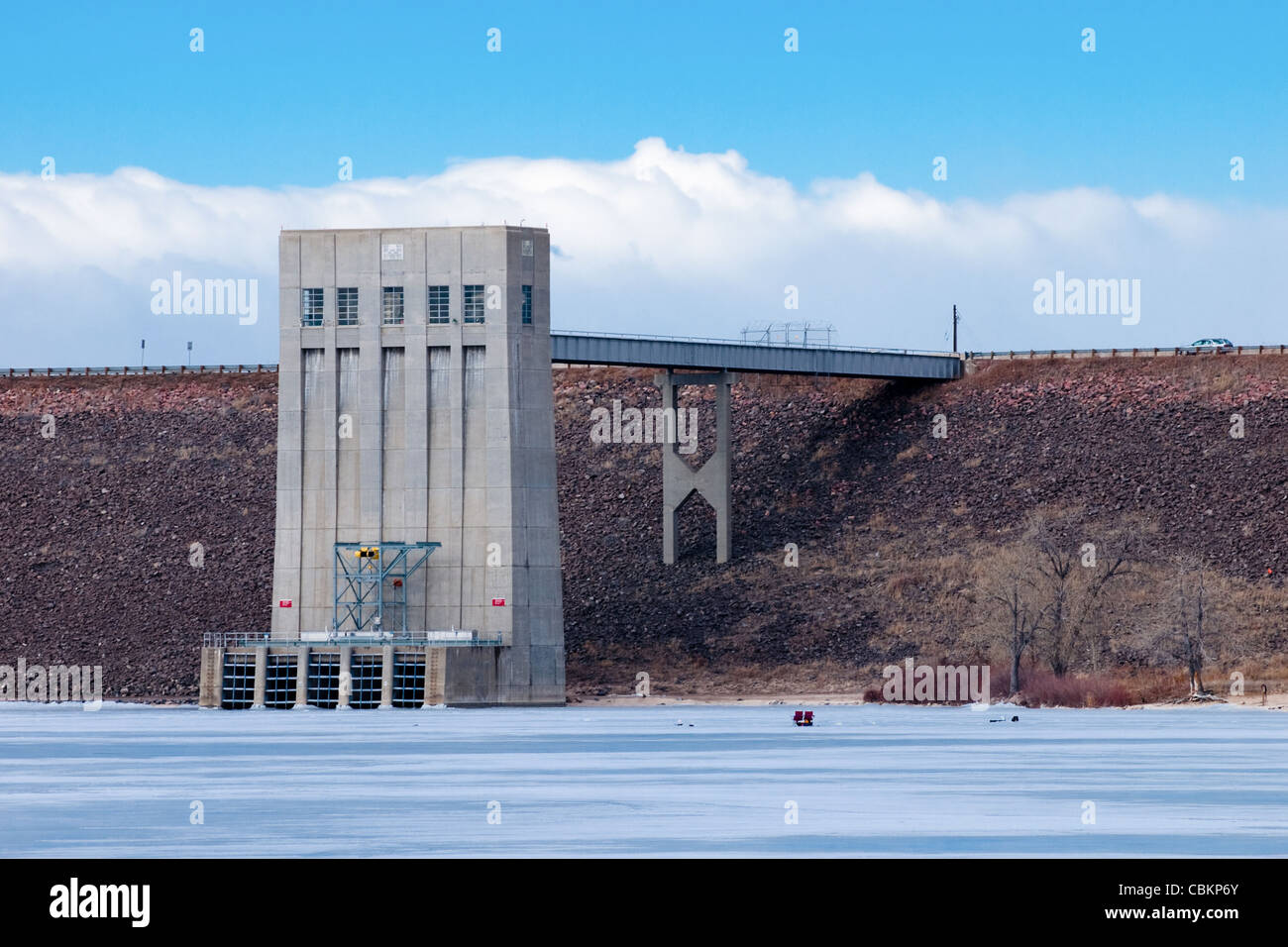 Dam at Cherry Creek reservoir Stock Photo - Alamy