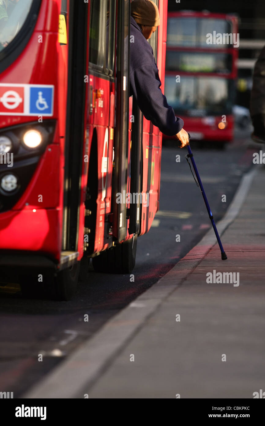 Passengers getting off a bus hi-res stock photography and images - Alamy