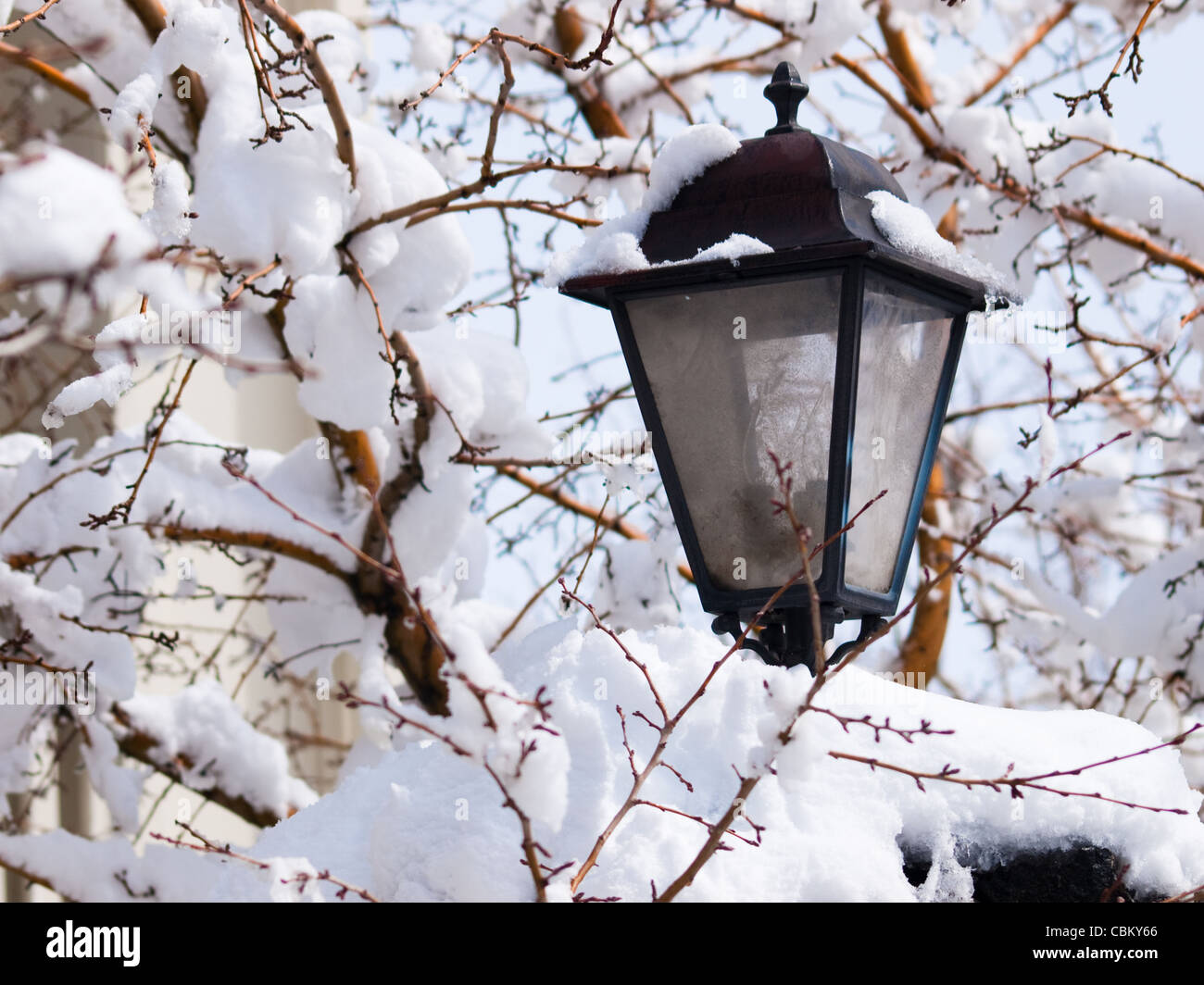 Street light under the snow Stock Photo - Alamy
