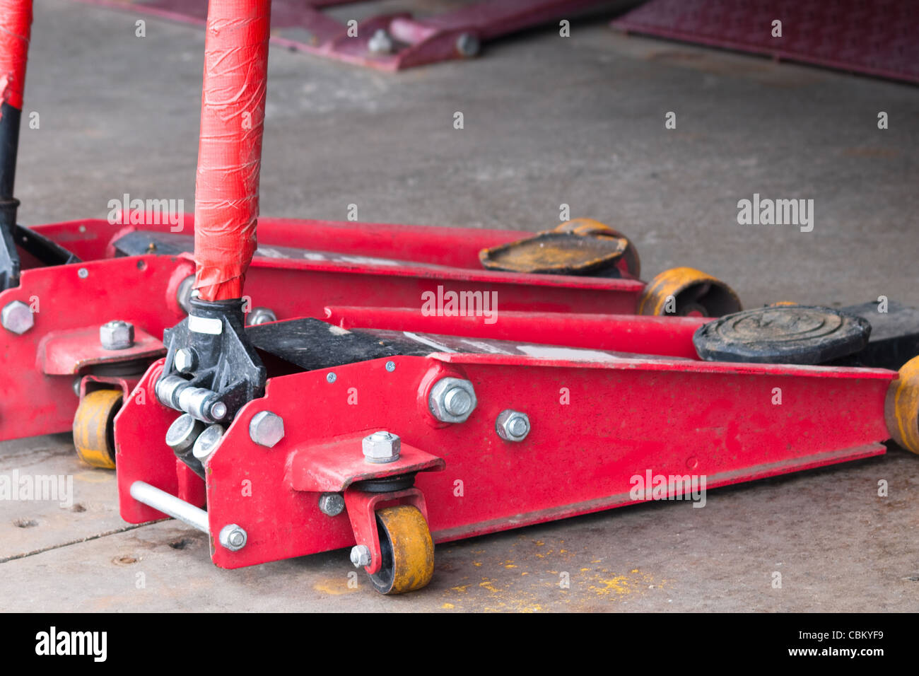 Jack in auto shop Stock Photo - Alamy