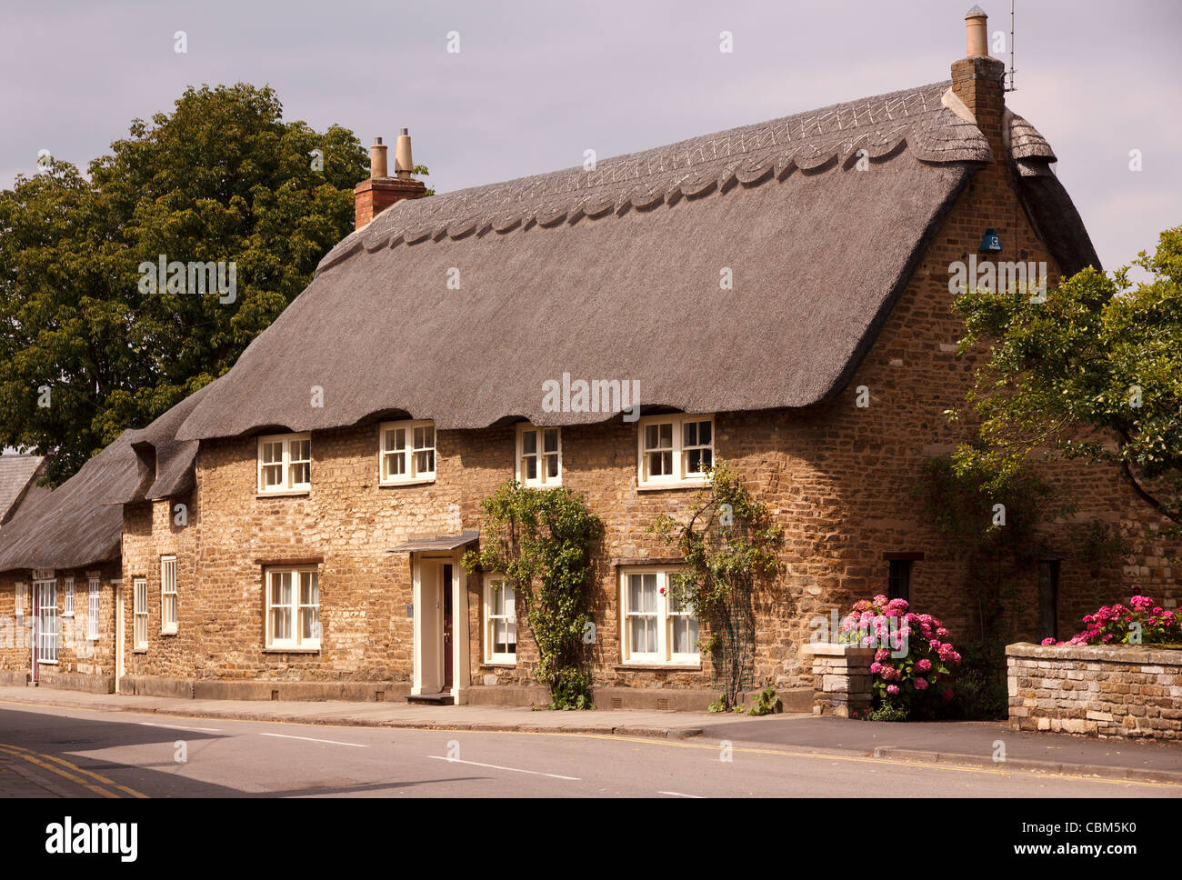 Old stone cottage or house High Resolution Stock Photography and Images ...