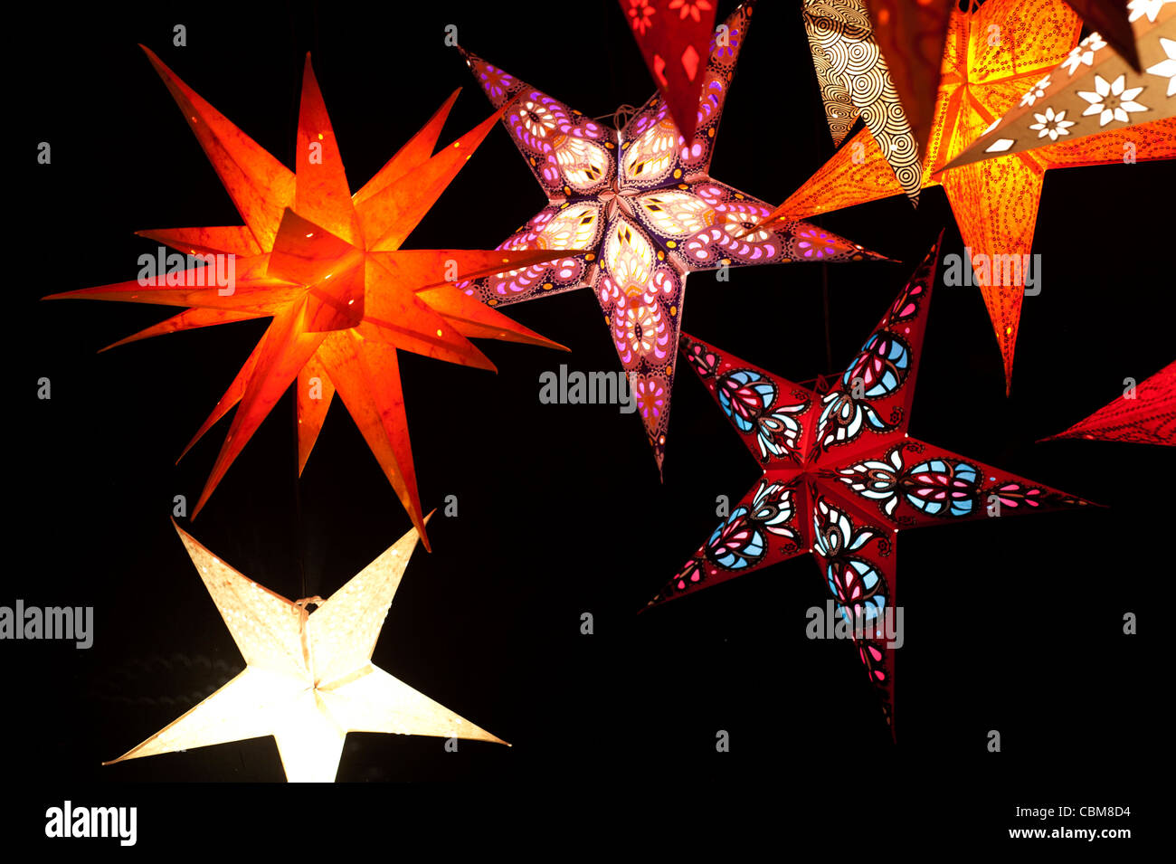 Christmas shopping in Berlin. Indian handmade paper stars for sell in a ...