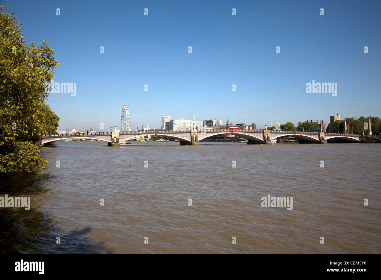 Lambeth bridge river thames hi-res stock photography and images - Alamy