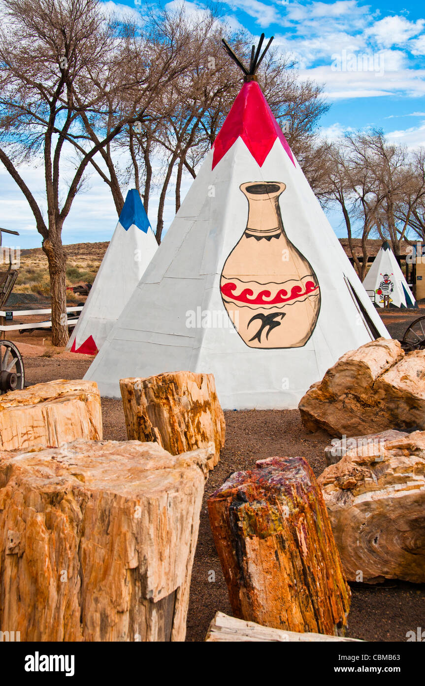 teepee tipis tepee indian Stock Photo - Alamy