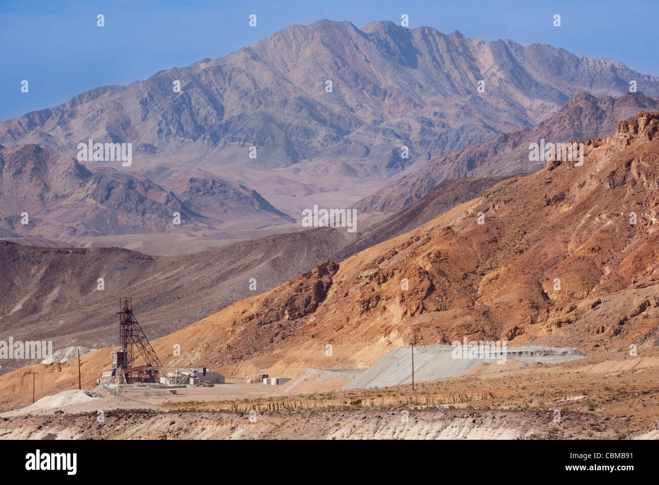 Old mine death valley hi-res stock photography and images - Alamy