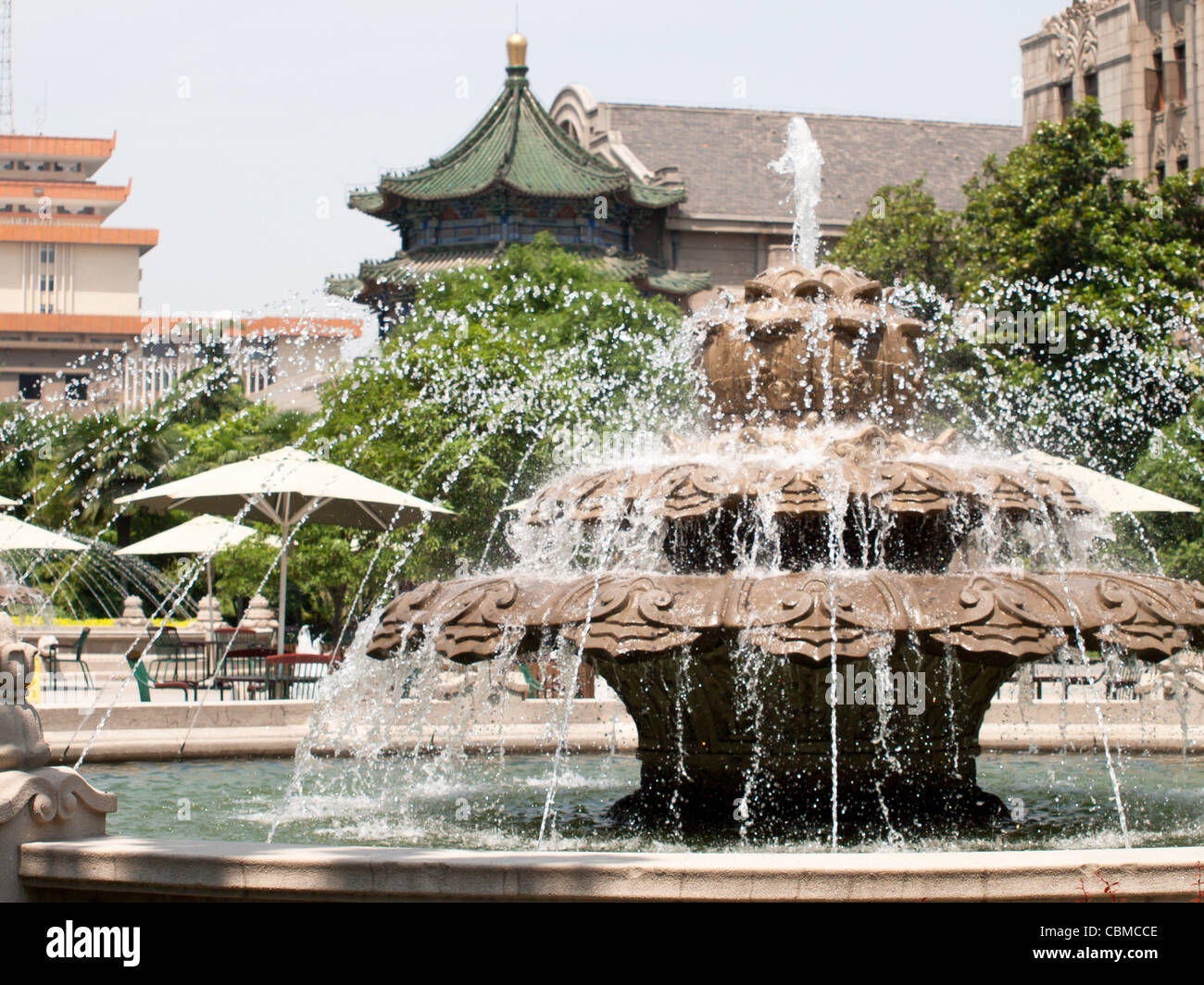 Xian china fountain hi-res stock photography and images - Alamy