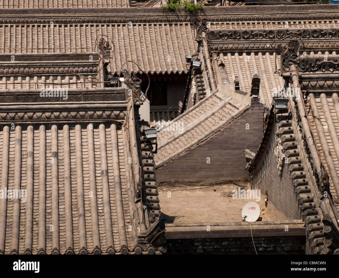 Old roofs gray tile hi-res stock photography and images - Alamy