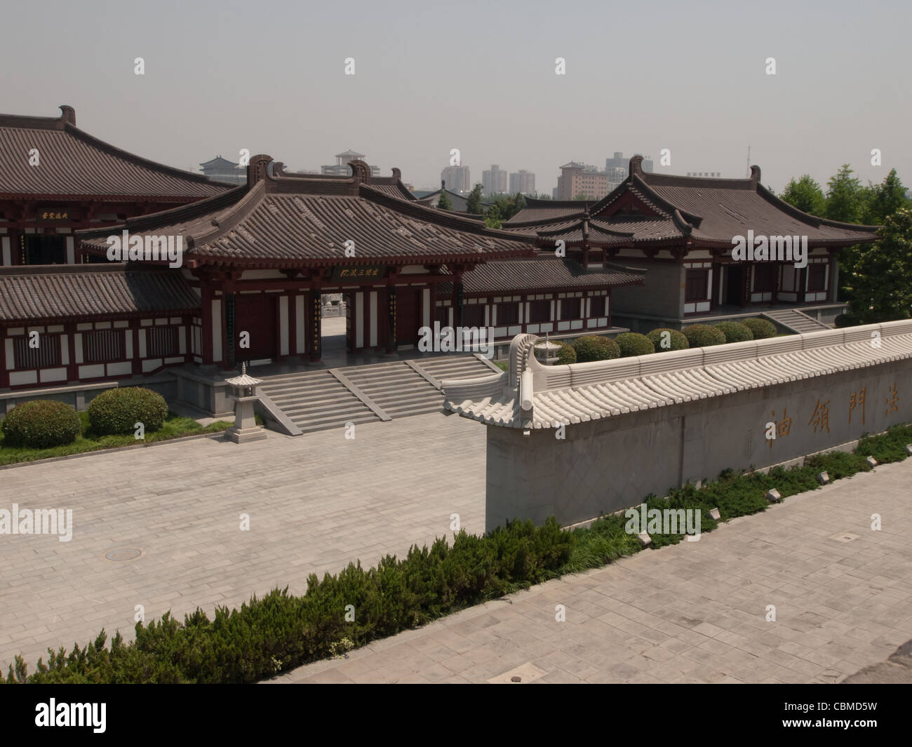 Temple historical buildings in xian hi-res stock photography and images ...