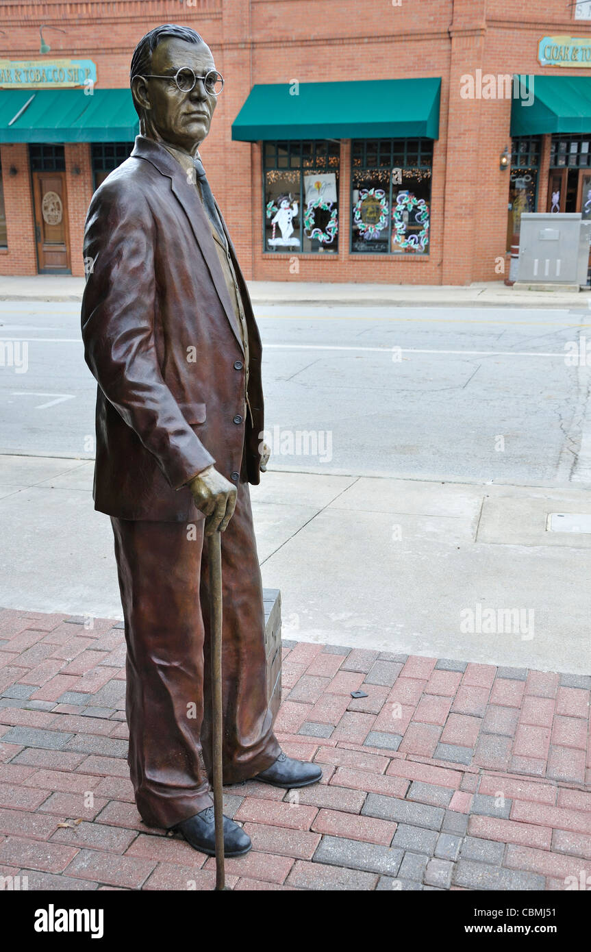 Former Grapevine mayor Benjamin Richard Wall statue, Grapevine, Texas ...