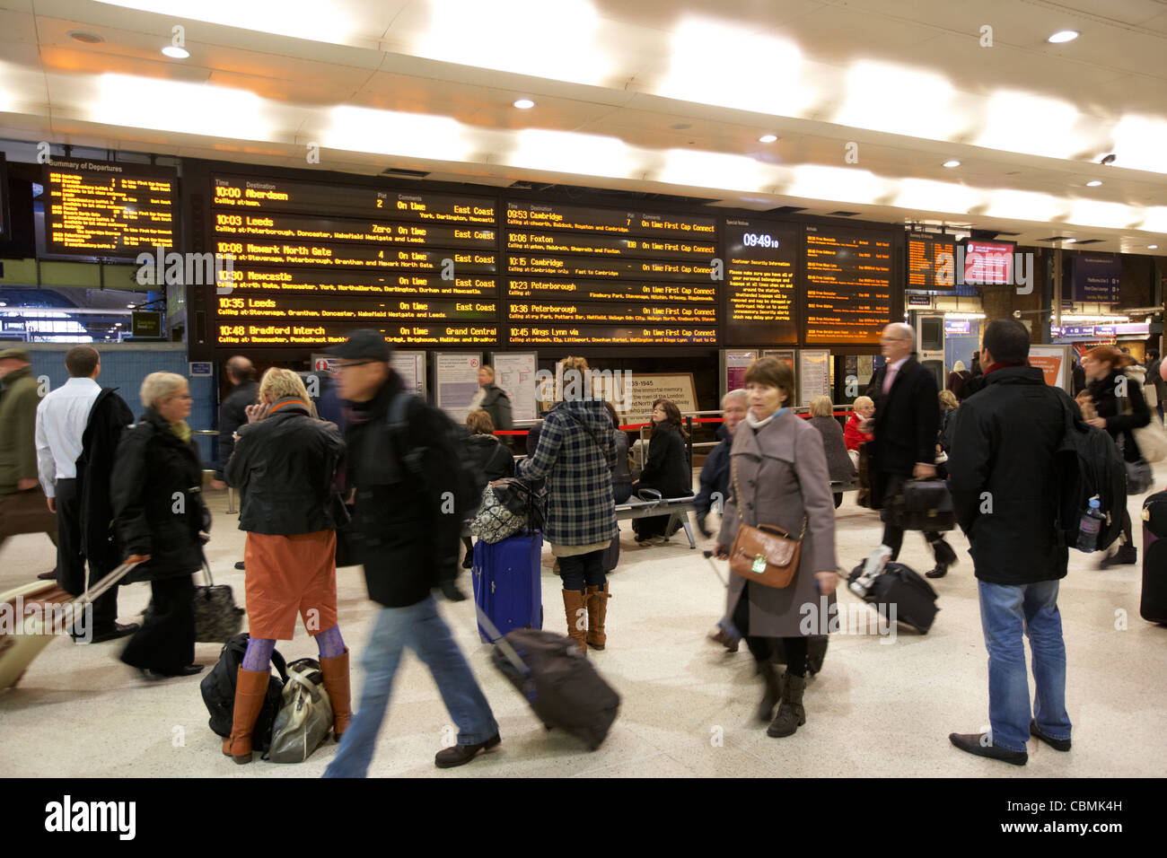 Peak time trains hi-res stock photography and images - Alamy