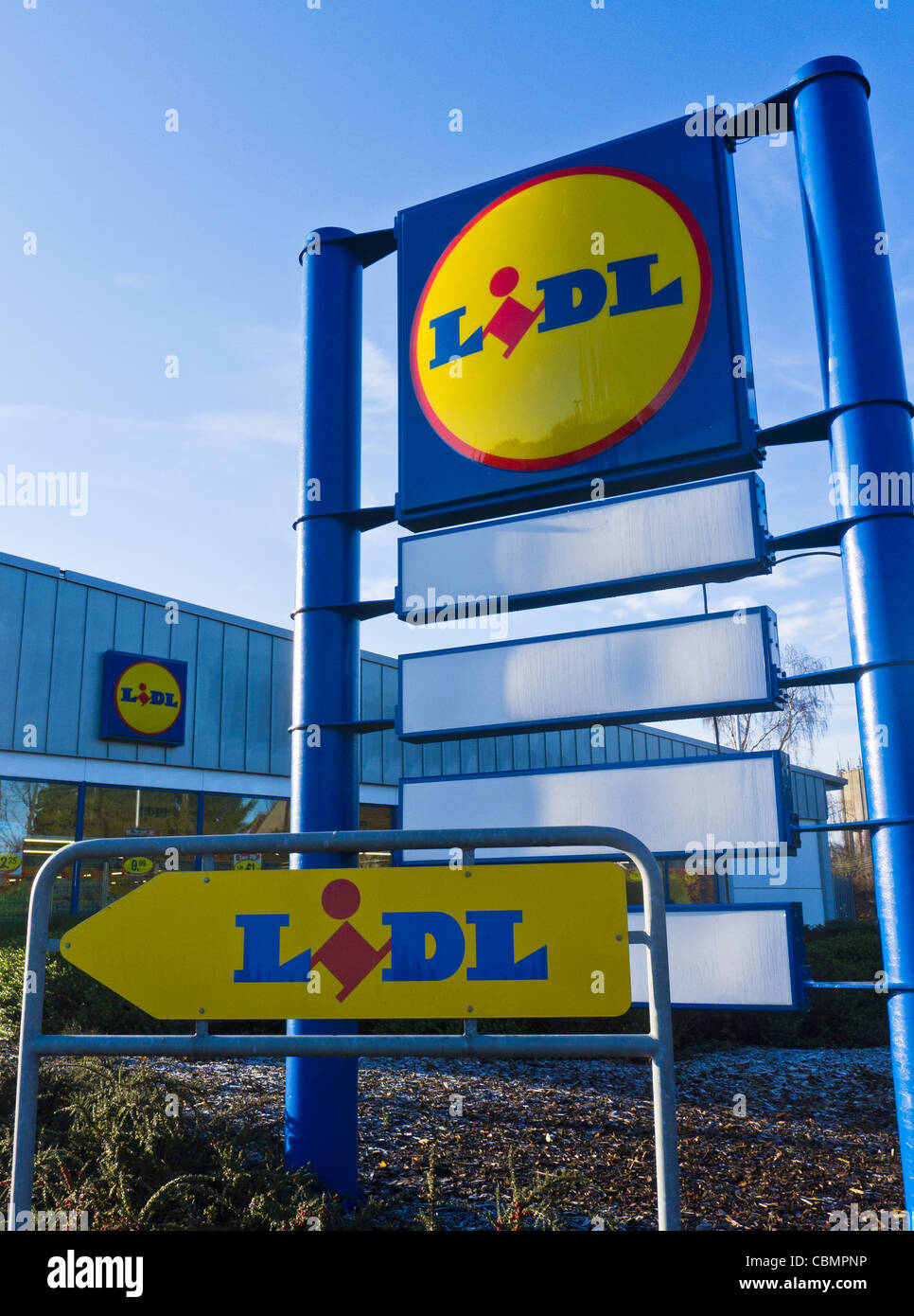 Lidl supermarket hi-res stock photography and images - Alamy