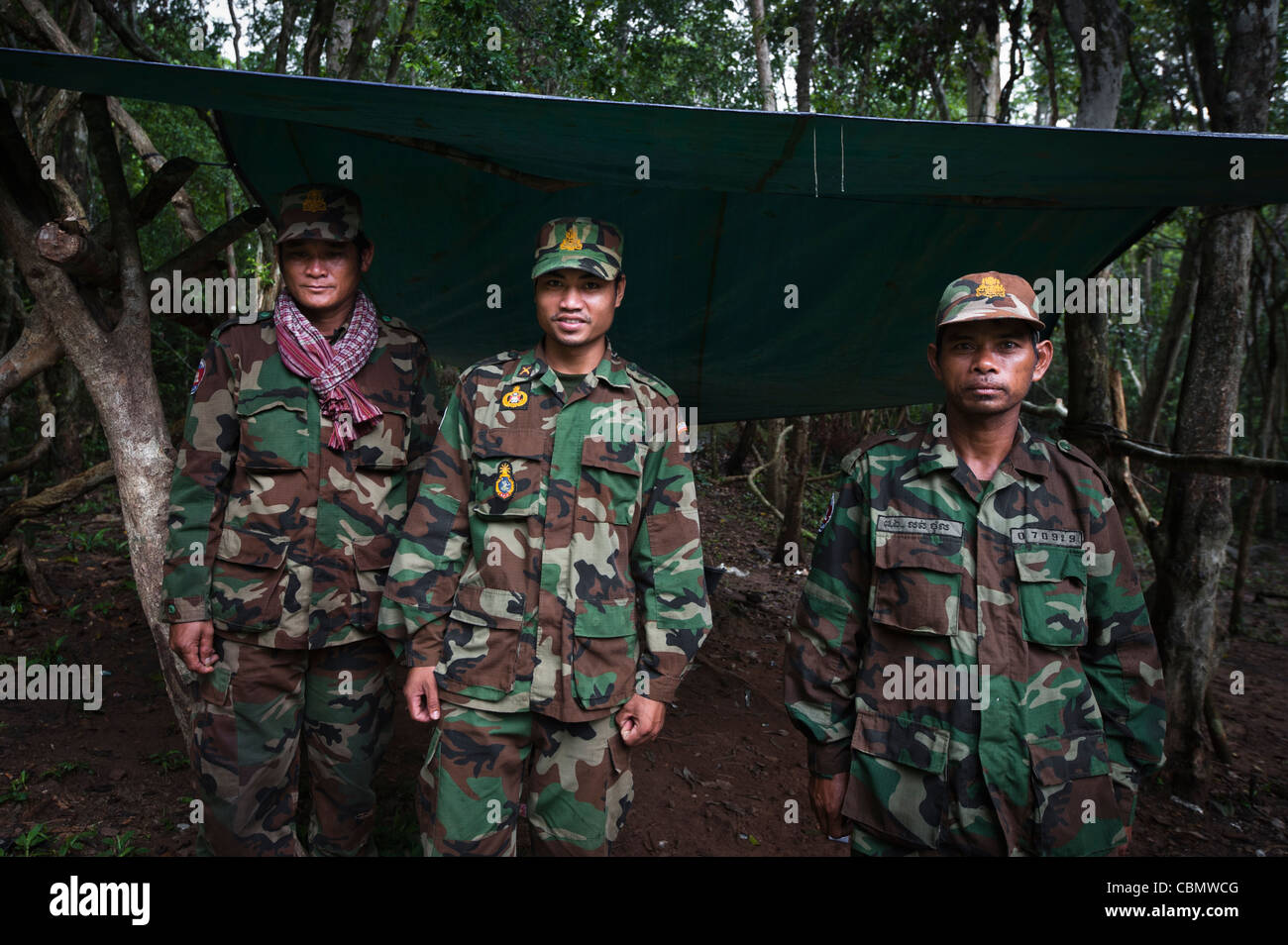 Cambodian soldiers hi-res stock photography and images - Alamy