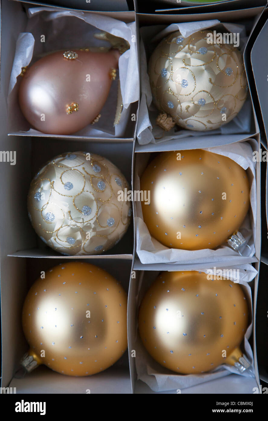 6 baubles hi-res stock photography and images - Alamy