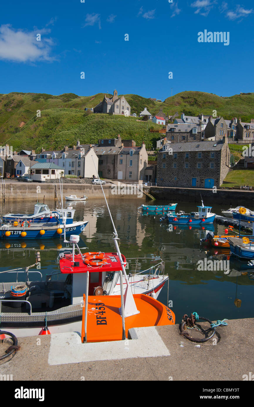 Gamrie harbour hi-res stock photography and images - Alamy