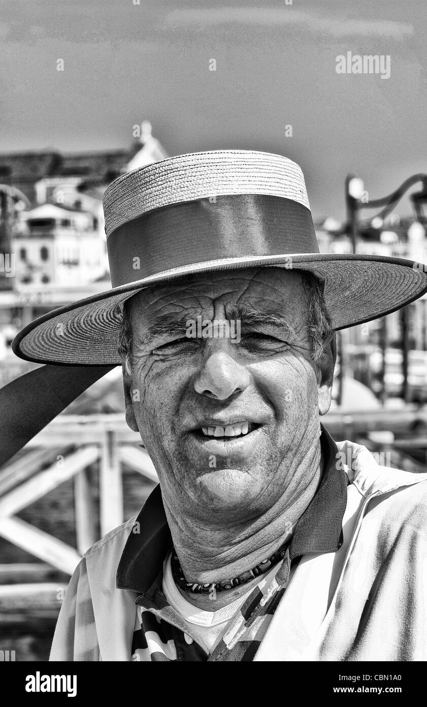 Italy gondola driver on grand canal hi-res stock photography and images ...