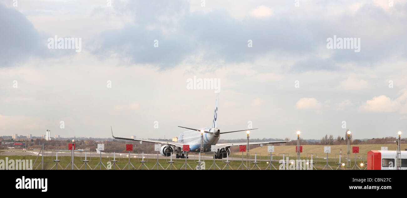 Passenger plane preparing take off hi-res stock photography and images ...