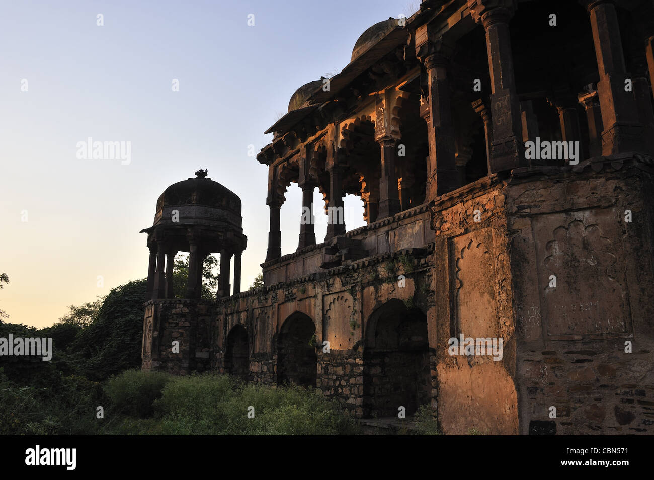 Sunset over a ruin in Ranthambhor fort India Stock Photo - Alamy