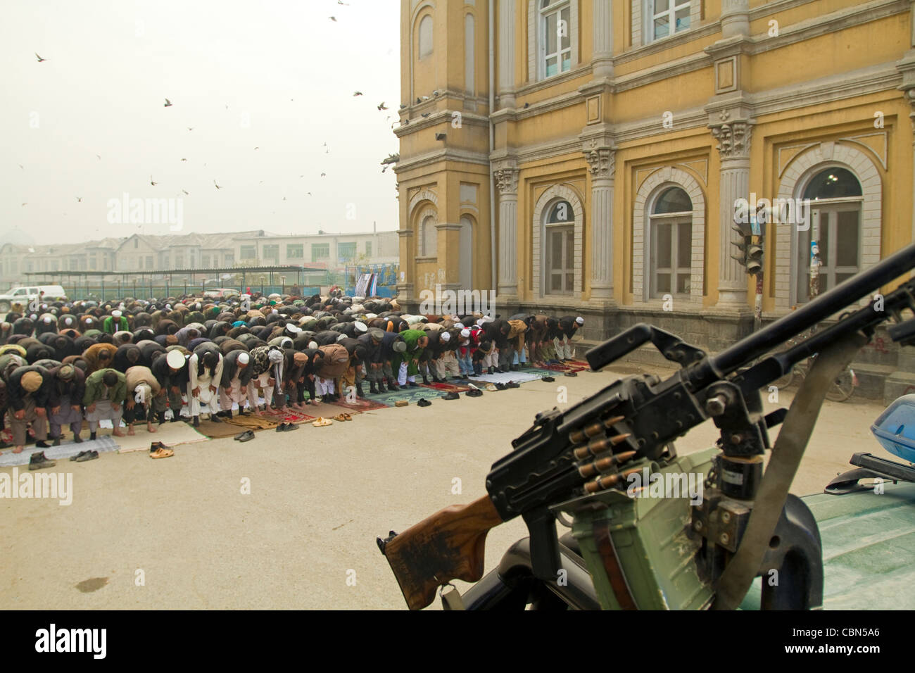 Friday praying under armed guard in Shah-Do Shamshira Mosque Kabul ...