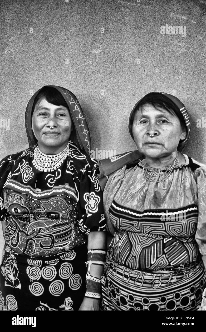 Indian tribal women Black and White Stock Photos & Images - Alamy