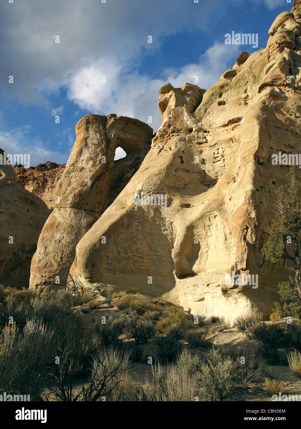 Desert sandstone arch hi-res stock photography and images - Alamy