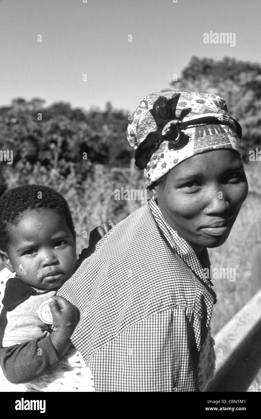 Xhosa woman traditional hi-res stock photography and images - Alamy