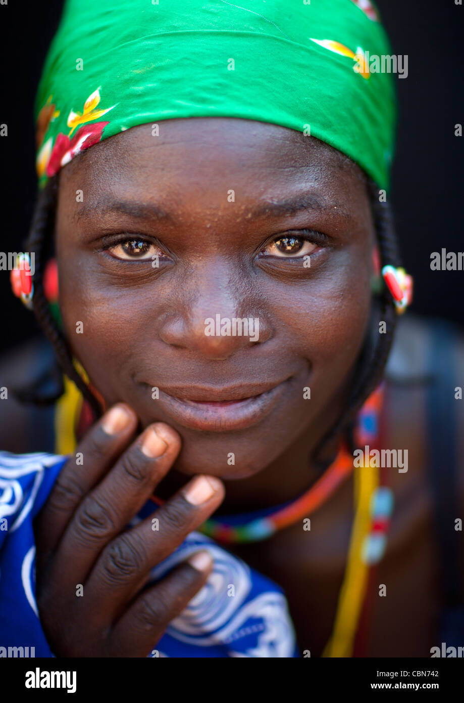 Mudimba Woman Wearing A Headband, Village Of Combelo, Angola Stock ...